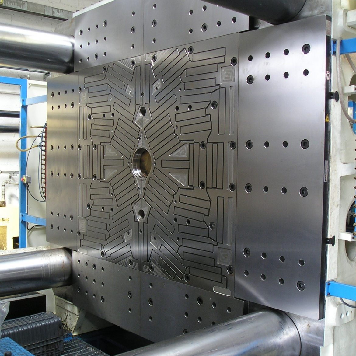 EAS_Pressmag_HP_installed - EAS change systems